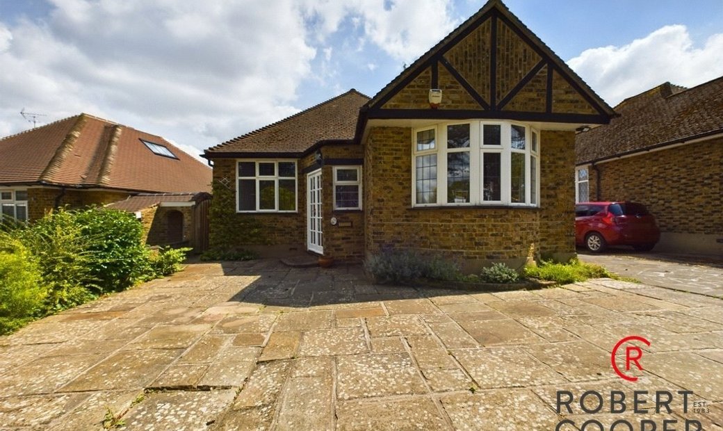 Bungalow, St. Lawrence Drive, Pinner In Pinner, England, United Kingdom ...