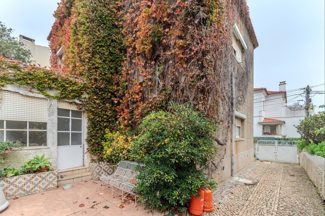 Detached House For Sale 50 Meters From Parede Beach In Parede, Lisbon ...