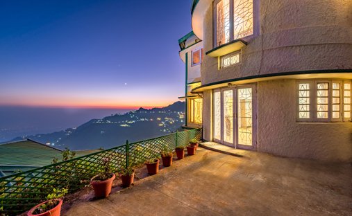 Luxe maisons à vendre en The Mall Road, Mussoorie, Uttarakhand, Inde ...