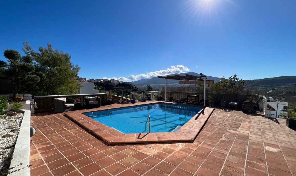 V4894243 Large Detached Villa With Private Pool & In Coín, Andalusia ...