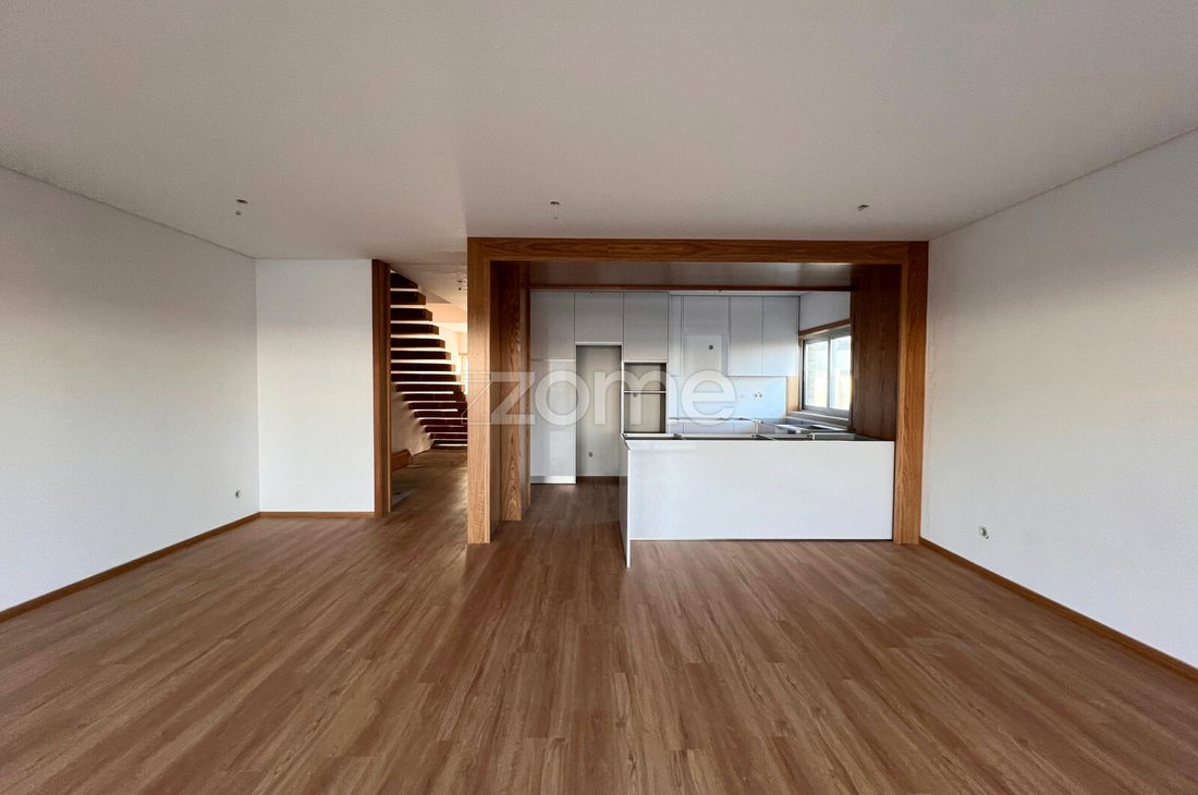 Trofa House In Trofa, Porto District, Portugal For Sale (15025869)