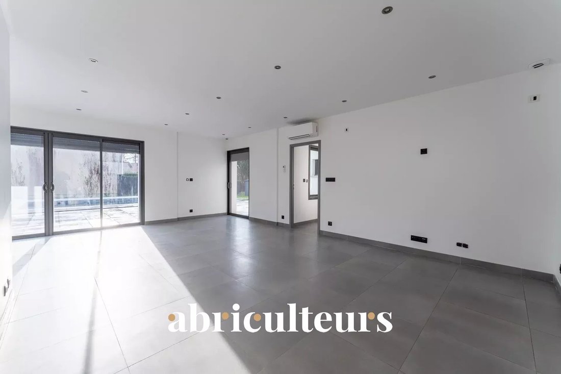 Loupes House In Loupes, Nouvelle Aquitaine, France For Sale (15024340)