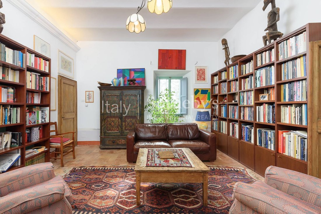 Elegant Restored Hamlet Wing With Garden And Todi Views En Todi, Italy ...