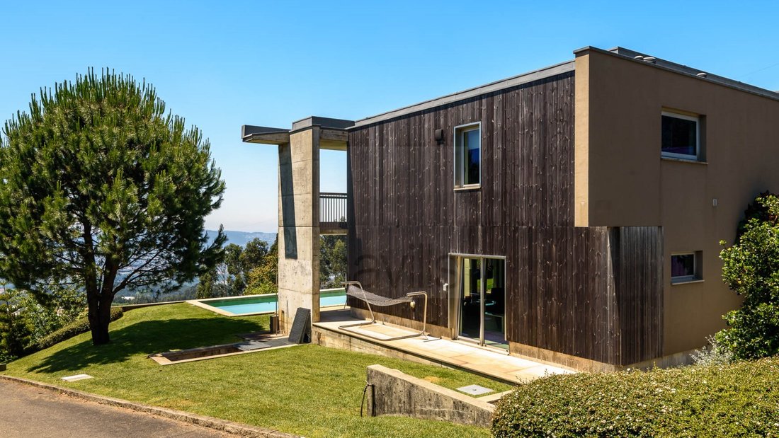 Villa With Swimming Pool Set In A Garden In Vandoma, Porto District ...