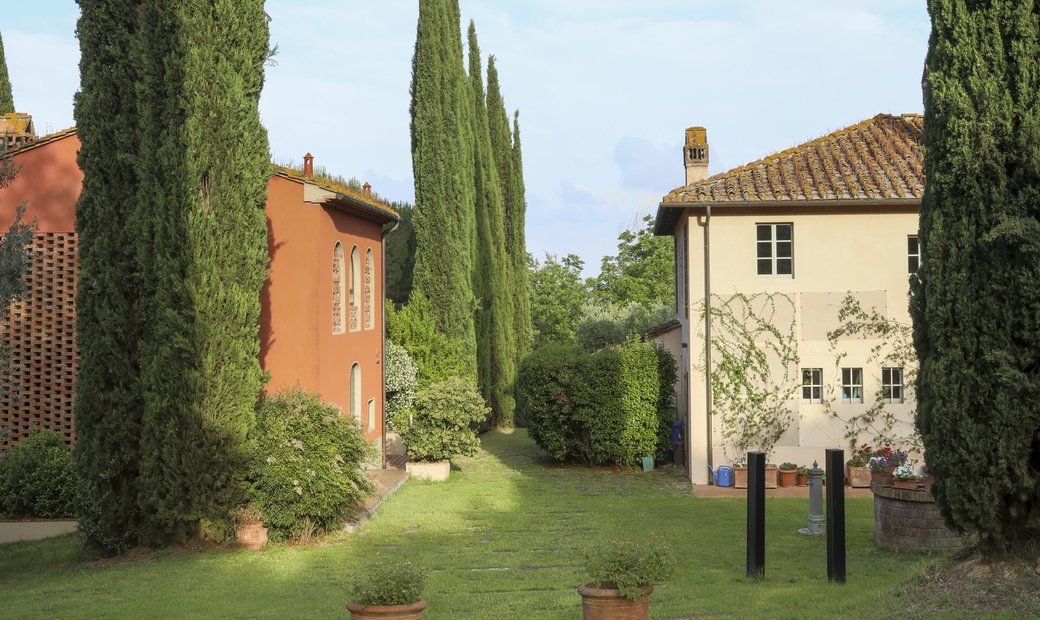 Enchanting Farmhouse With Restored Barn In The Tuscan Hills In Tuscany ...