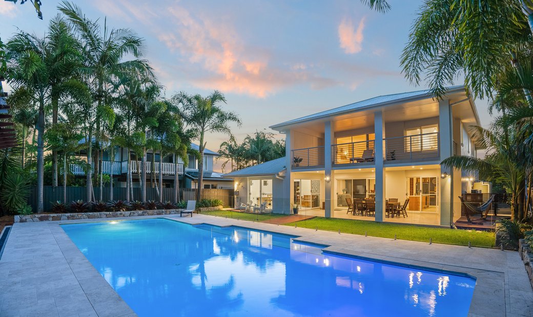 15 Muli Muli Avenue, Ocean Shores In Suffolk Park, New South Wales ...
