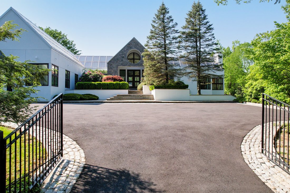 Elegant Estate With Pool And Tennis Court In Rye, New York, United ...