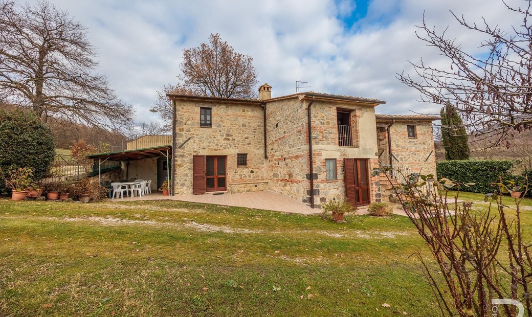 Well Maintained Rustico With Lots Of Privacy In Radicofani, Tuscany ...