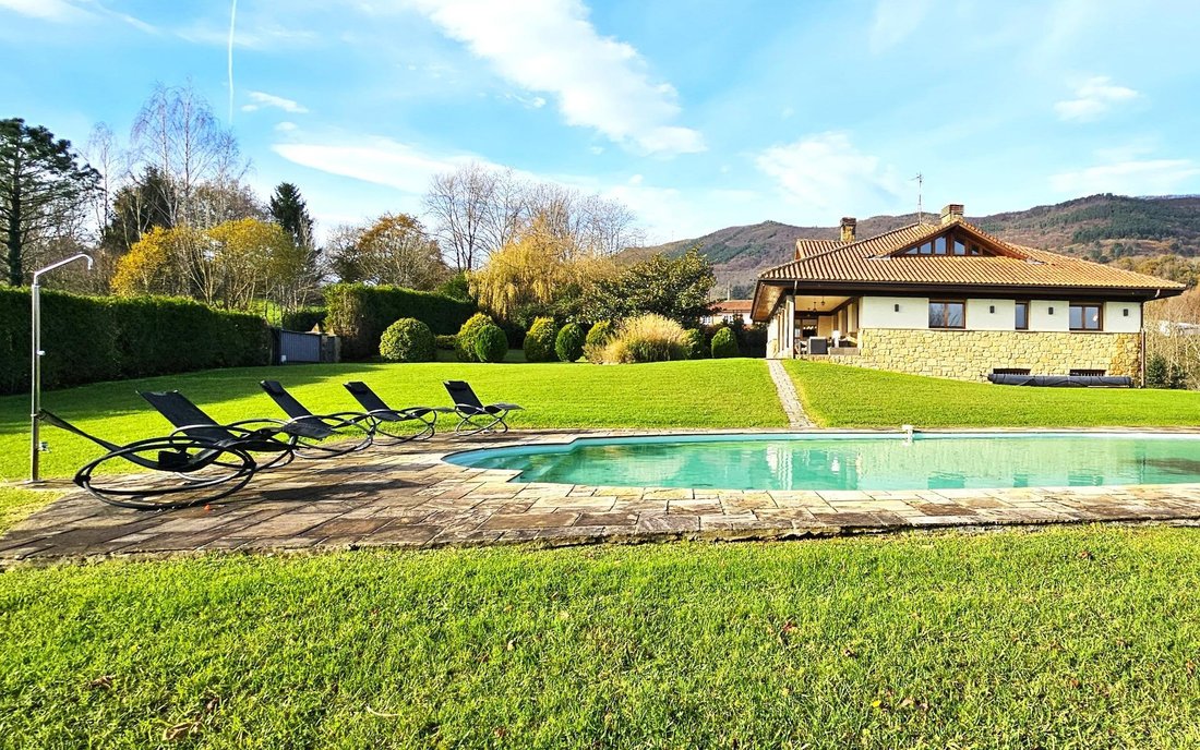 Hondarribia Villa In Hondarribia, Basque Country, Spain For Sale (15043532)