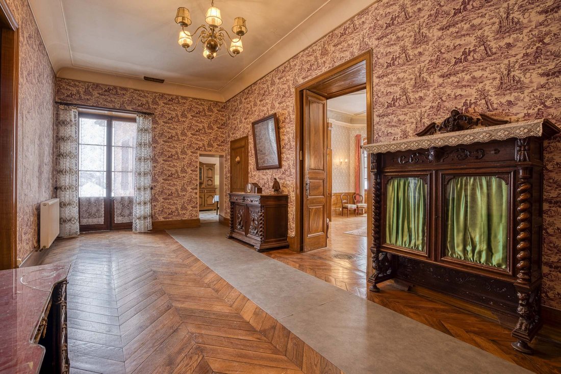 Bâtiment Historique Exceptionnel à Dans Chavanod, Auvergne Rhône Alpes ...