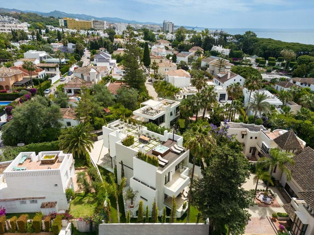 Edificio En Rua Da Rasa. In Marbella, Andalusia, Spain For Sale (15050755)