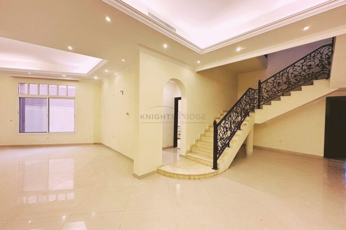 Spacious Villa: Well Maintained 5 In Dubai, Dubai, United Arab Emirates ...