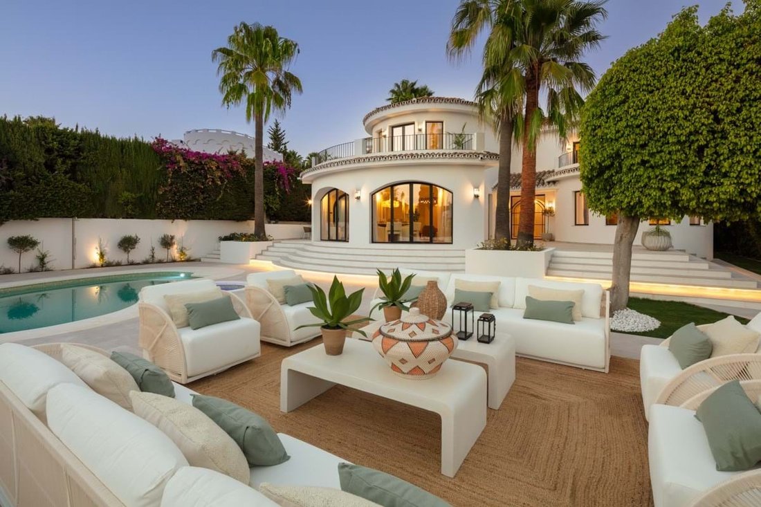 Villa In Marbella, Andalusia, Spain For Sale (15061408)