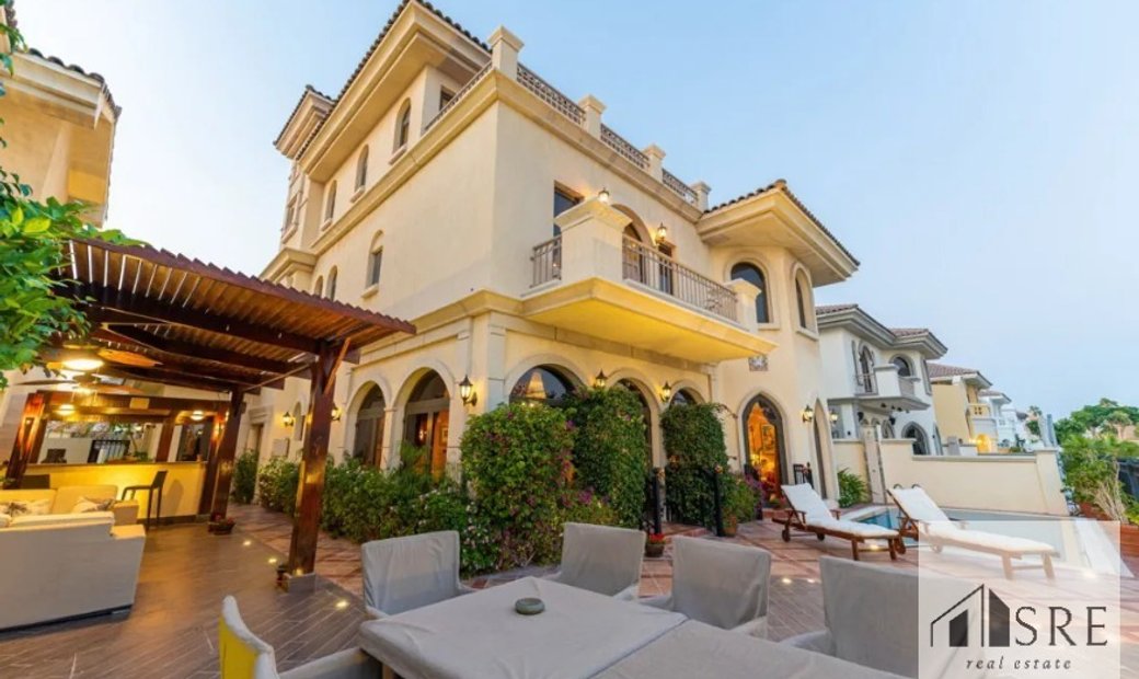 « Villa Atrium Superbement Améliorée Avec Vue Dans Dubai, United Arab ...