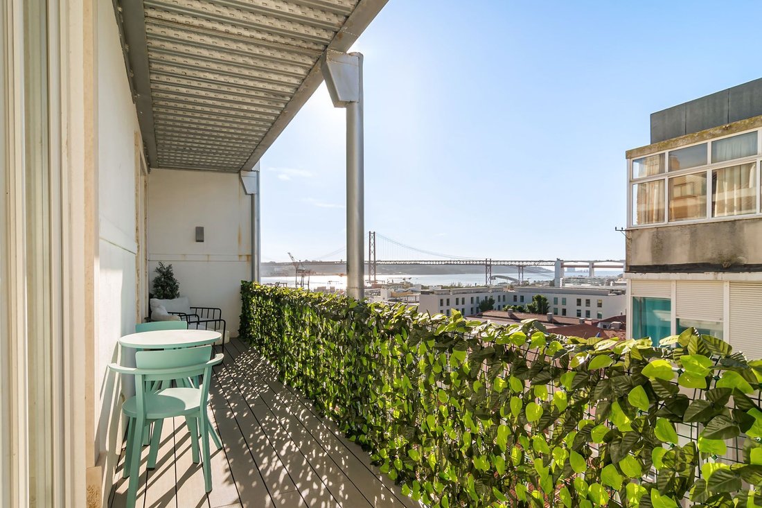 Exquisite 3 Bedroom Apartment In The Prestigious In Lisbon, Lisbon ...