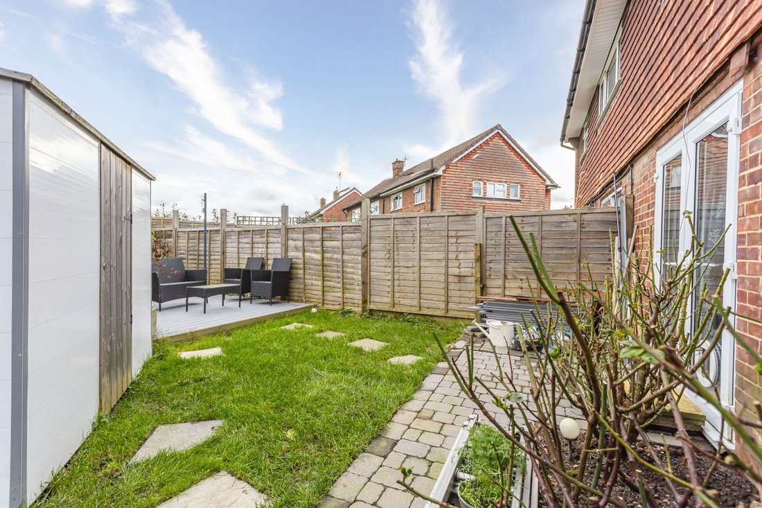 House Horley In Horley, England, United Kingdom For Sale (15048599)