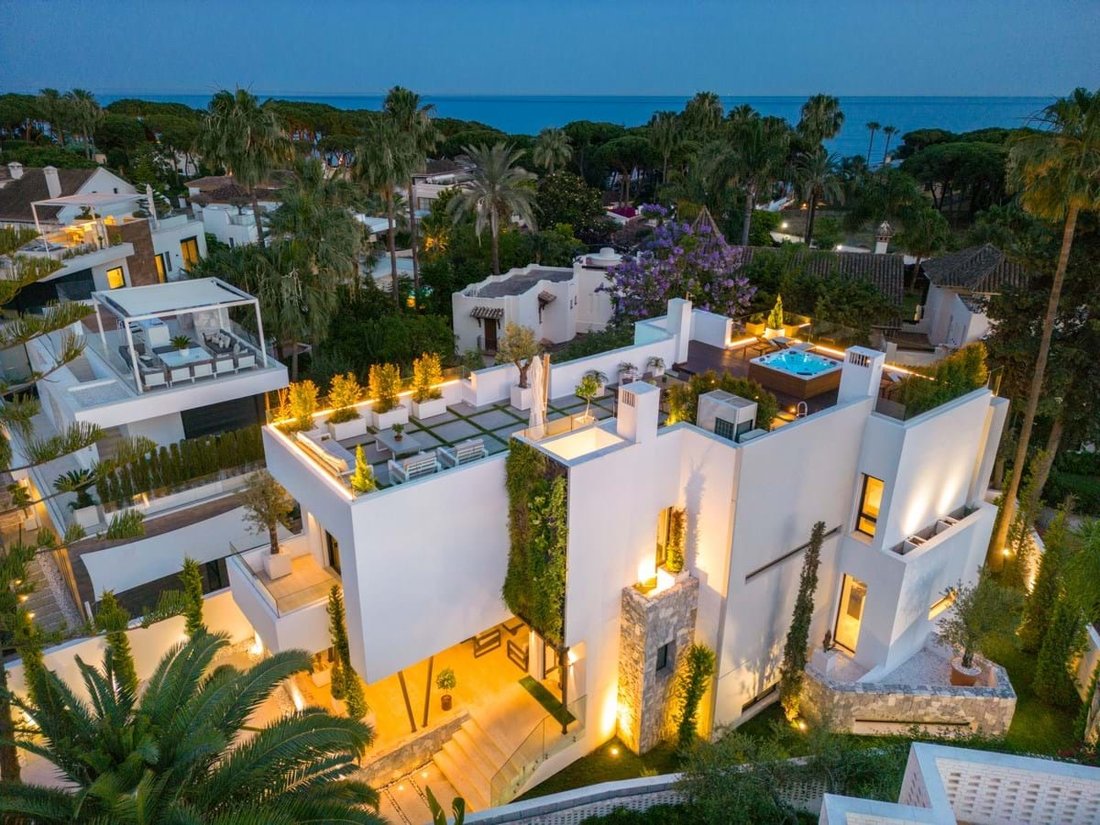 Edificio En Rua Da Rasa. In Marbella, Andalusia, Spain For Sale (15050755)
