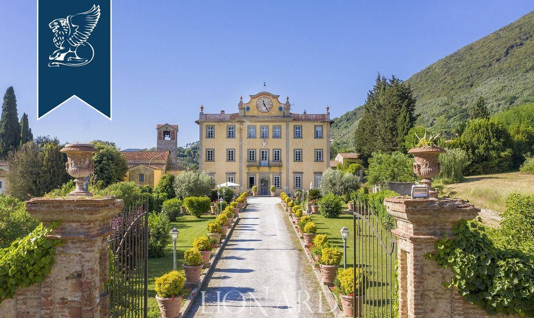 Stunning Frescoed Estate Between In Molina Di Quosa Rigoli, Tuscany ...