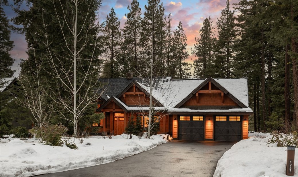 Three Bedroom Rambler On An Expansive In Cle Elum, Washington, United ...