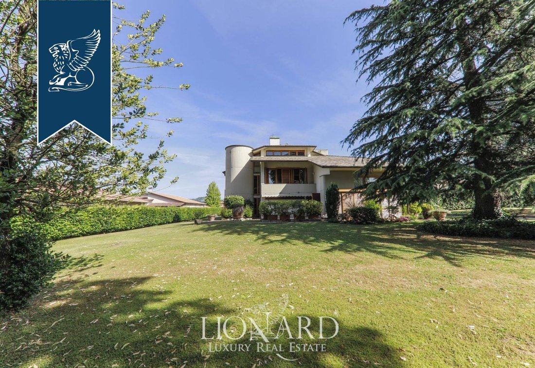 Luxury Villa With Swimming Pool For Sale Near Lucca In Barga, Tuscany ...