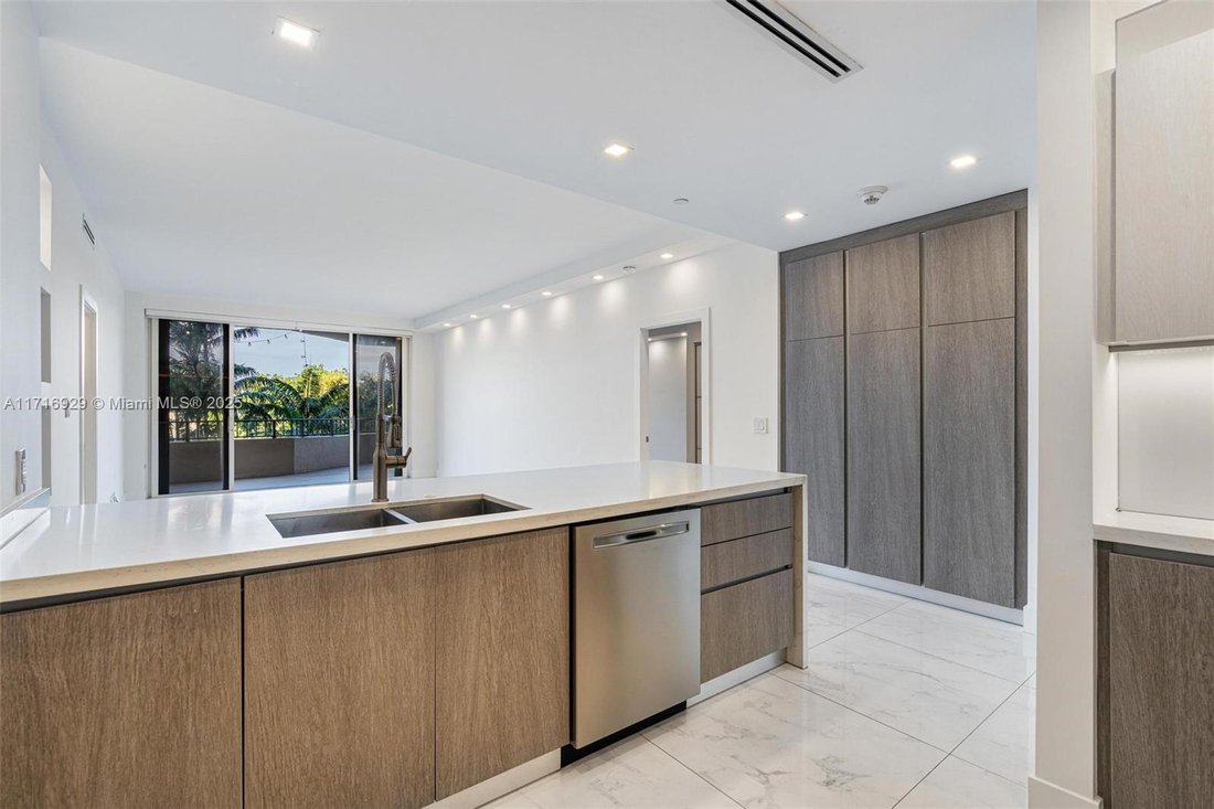 Condo Key Biscayne In Key Biscayne, Florida, United States For Sale ...