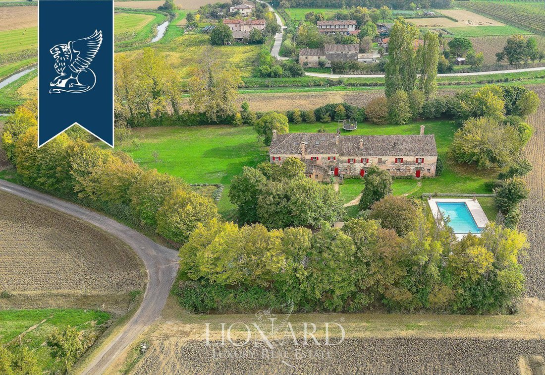 Typical Period Farmhouse In Treviso In Vallio, Veneto, Italy For Sale ...