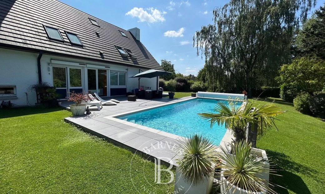 Croix Blanche 240 M2 Property On A 2300 In Bondues, Hauts De France, France For Sale (15064688)