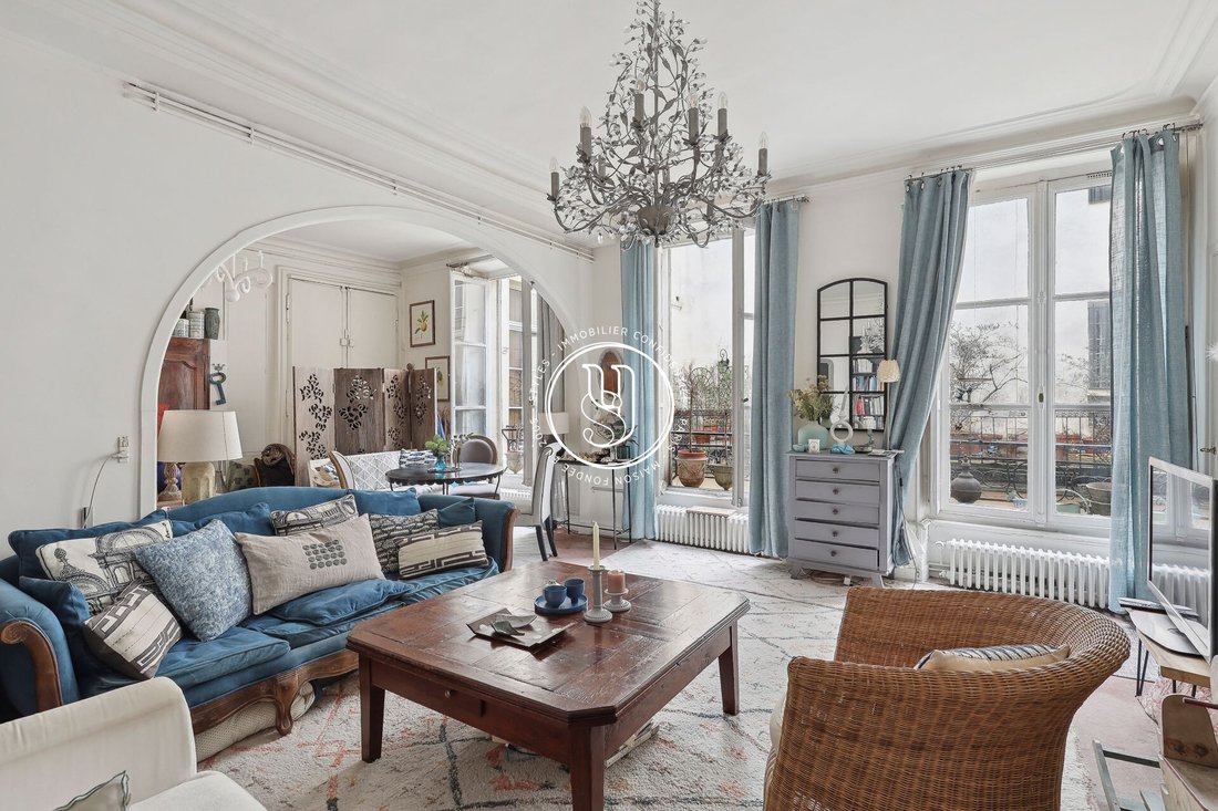 Saint André Des Arts 2/3 Pièces Sur Cour In Paris, île De France ...