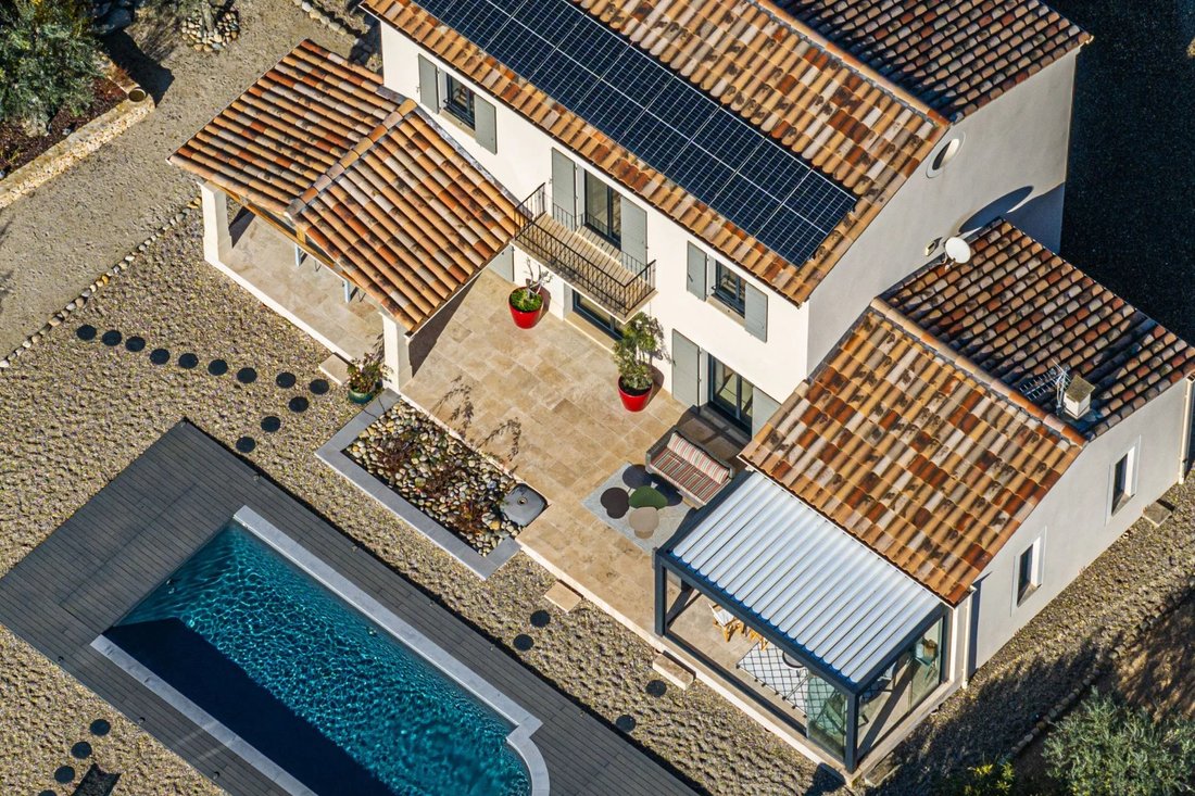 2 Contemporary Provençal Villas In Gordes, Provence Alpes Côte D'azur ...