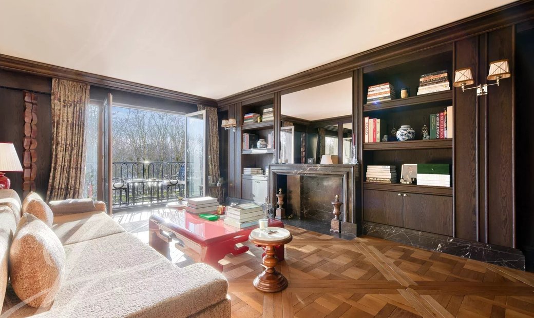 Golden Triangle Luxurious Pied à Terre In Paris, île De France, France ...