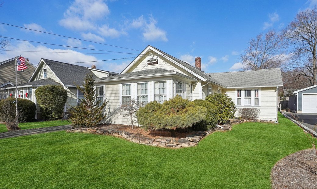 Charming Ranch Home Steps From In Morris Plains, New Jersey, United ...