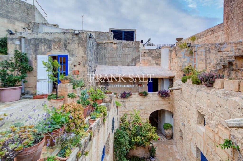Gharghur, Furnished House Of Character In ħal Għargħur, Malta For Sale ...