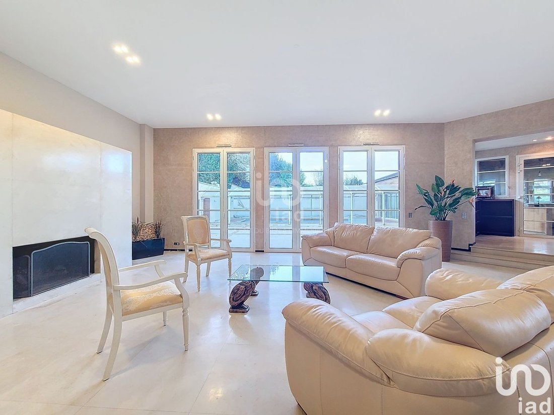 Vente Maison/Villa 14 Pièces In Louveciennes, île De France, France For ...