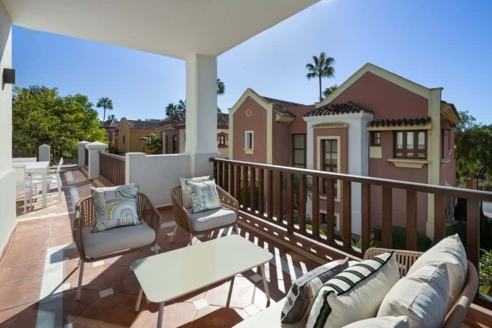 Villa T3+1 En Udf De Merelim (São Paio), Panoias In Marbella, Andalusia ...