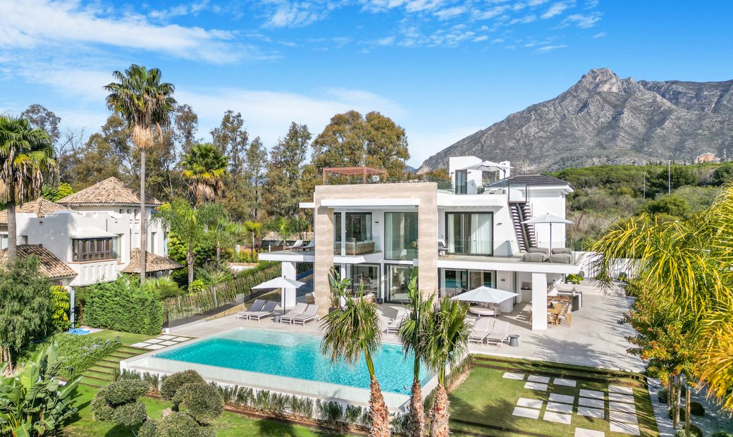 Remarkable Residence Redefines Contemporary In Marbella, Andalusia ...