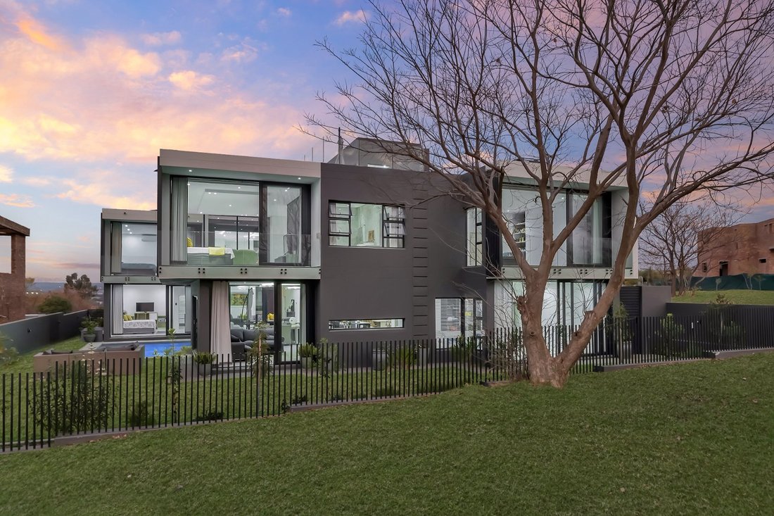 Elegant 5 Bedroom Home In Midrand, Gauteng, South Africa For Sale ...
