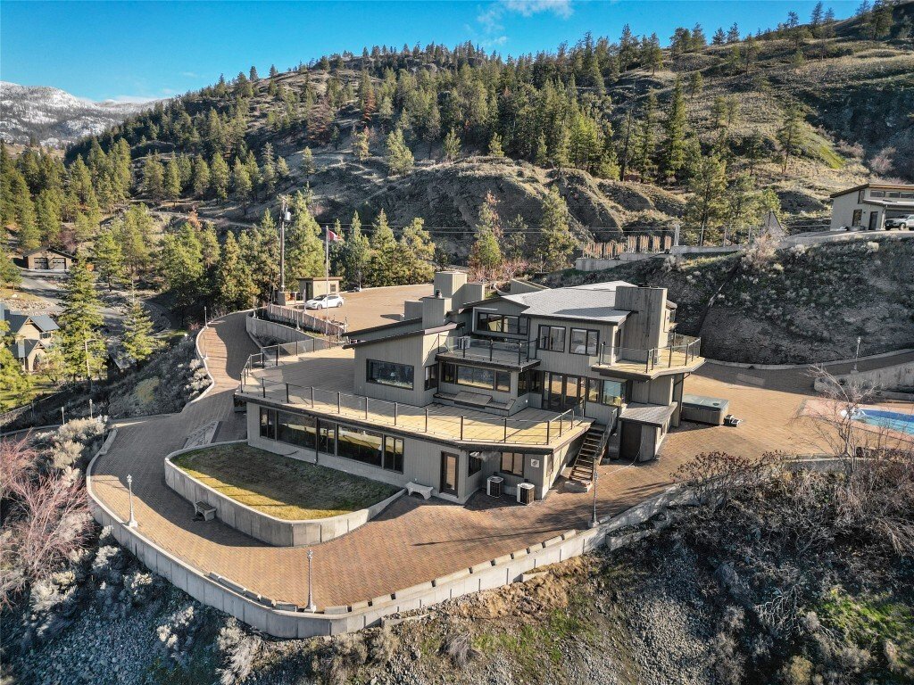 Skaha Lake Luxury Waterfront Estate In Okanagan Falls, British Columbia ...