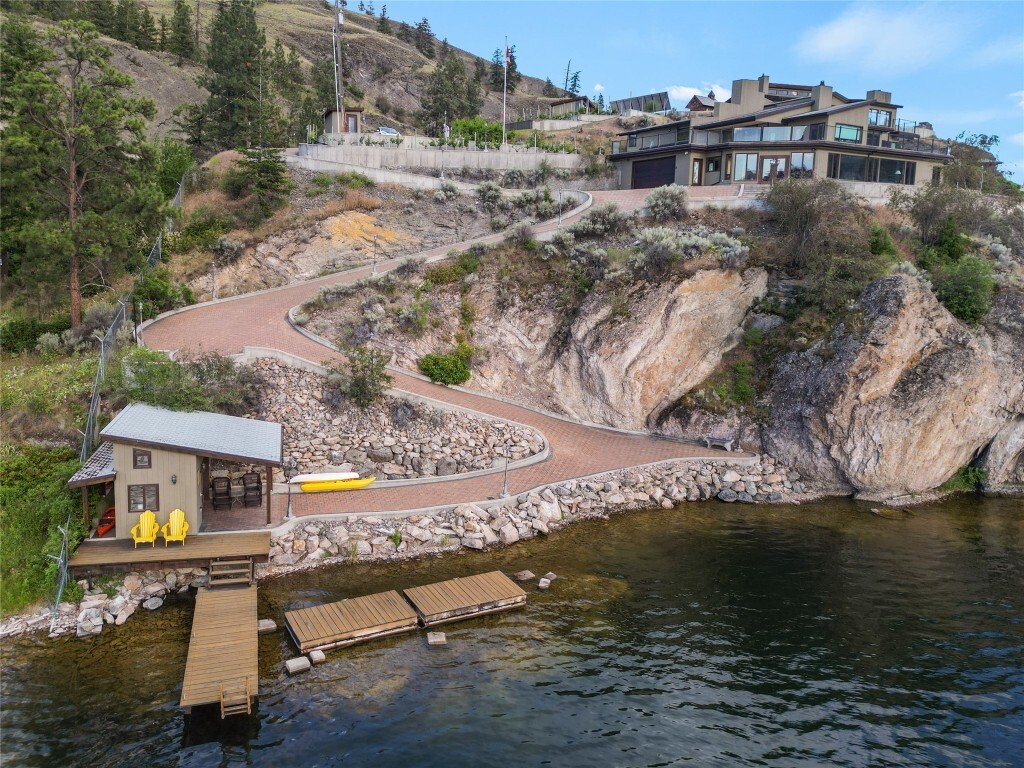 Skaha Lake Luxury Waterfront Estate In Okanagan Falls, British Columbia ...