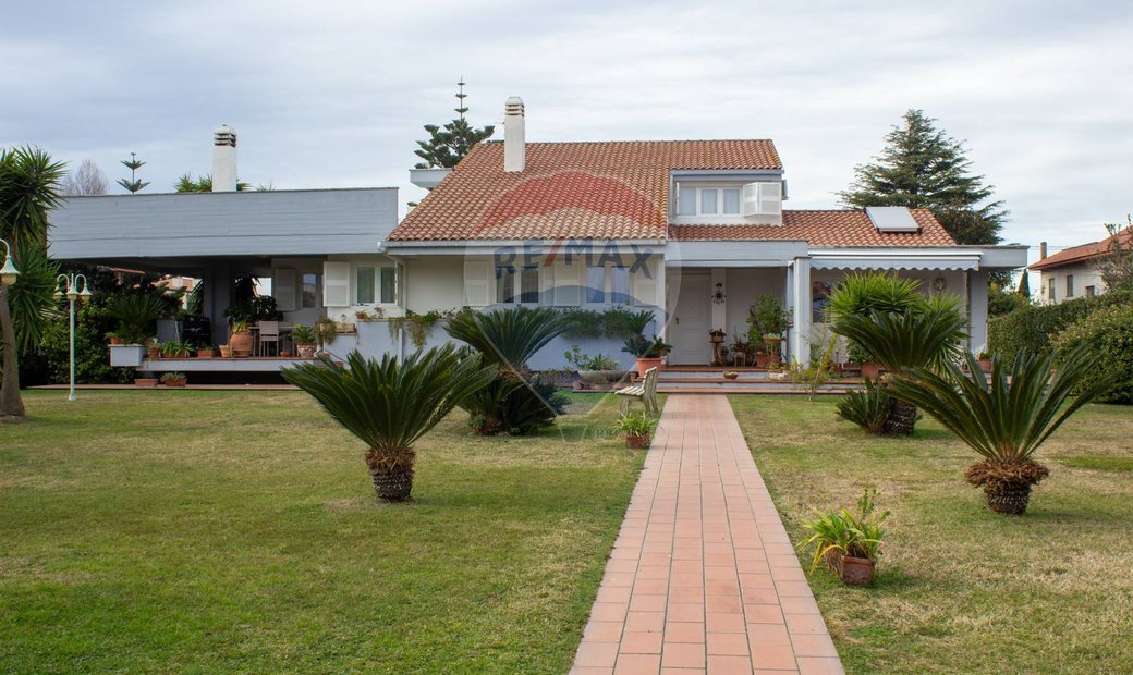 Villa Singola In Vendita A Anzio, Lavinio Lido Di Enea In Anzio, Lazio ...