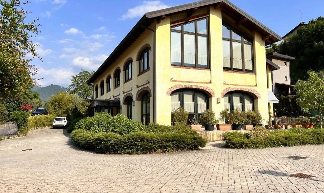 Como Building In Como, Lombardy, Italy For Sale (12375465)