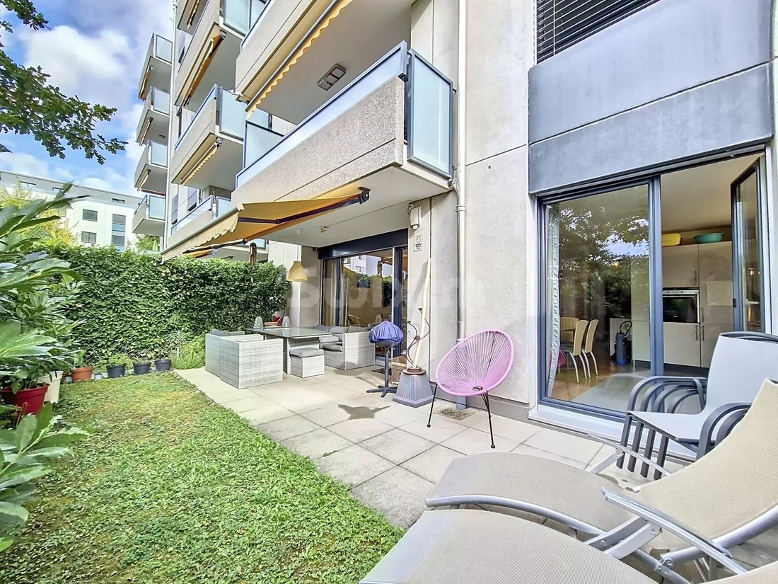 4 Room Through Apartment With Enclosed Gardens In Vernier, Genève ...