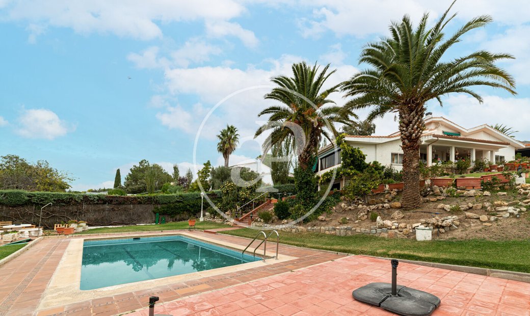 Algete Villa In Algete, Community Of Madrid, Spain For Sale (15095366)