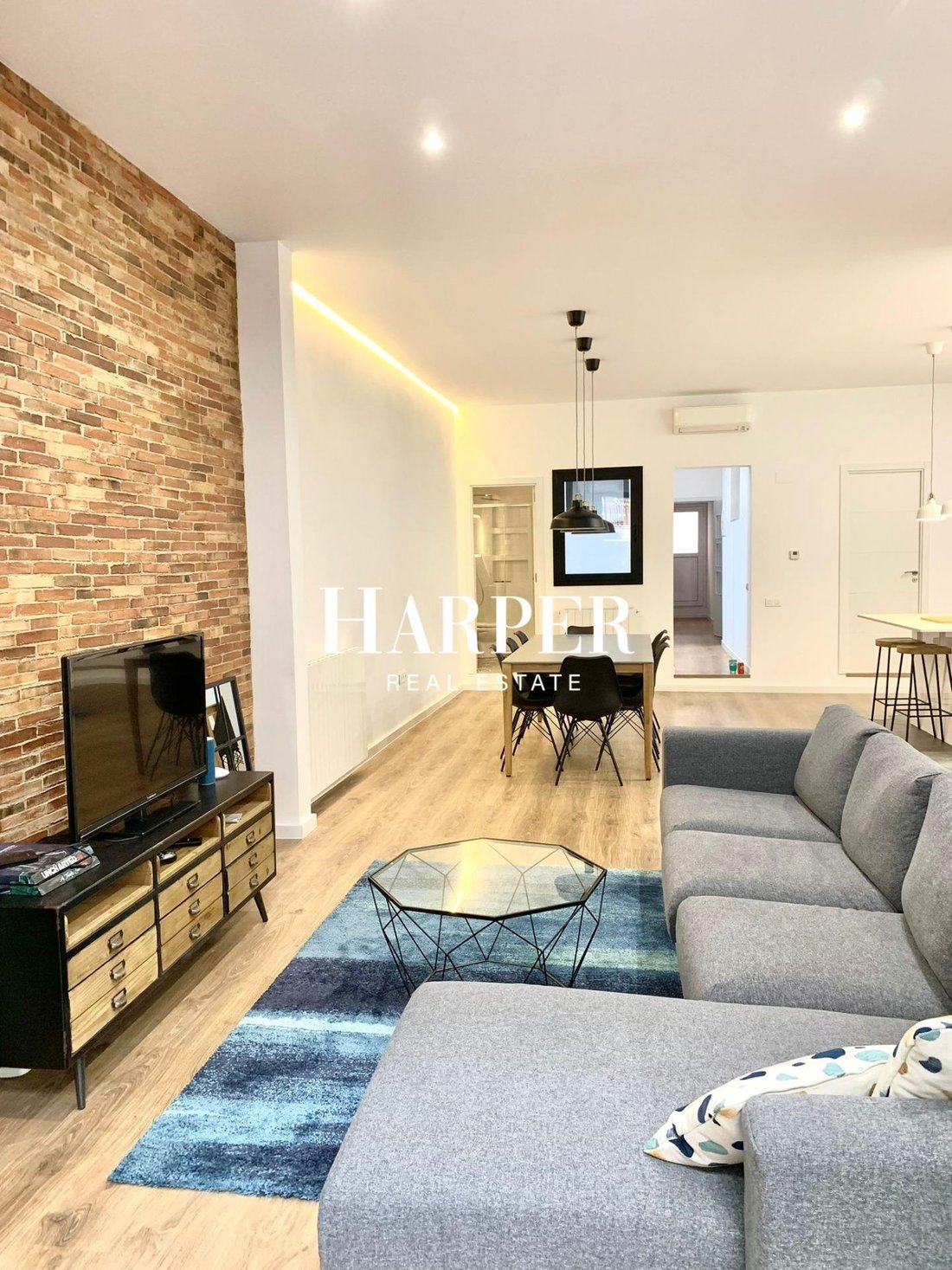 Barcelona Flat In Barcelona, Catalonia, Spain For Sale (15108947)