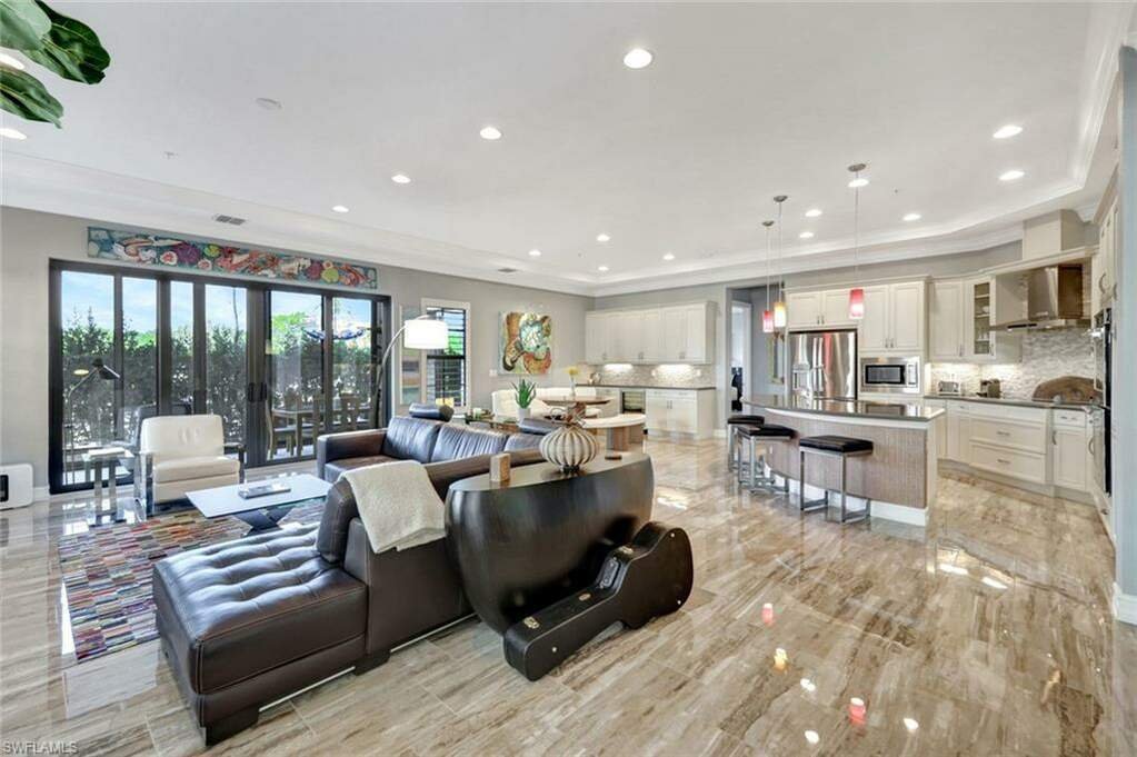 Exceptional First Floor Coach Home At Regatta In Naples, Florida ...