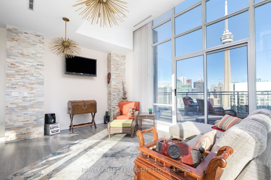 Three Bedroom Penthouse With Breathtaking Views In Toronto, Ontario ...