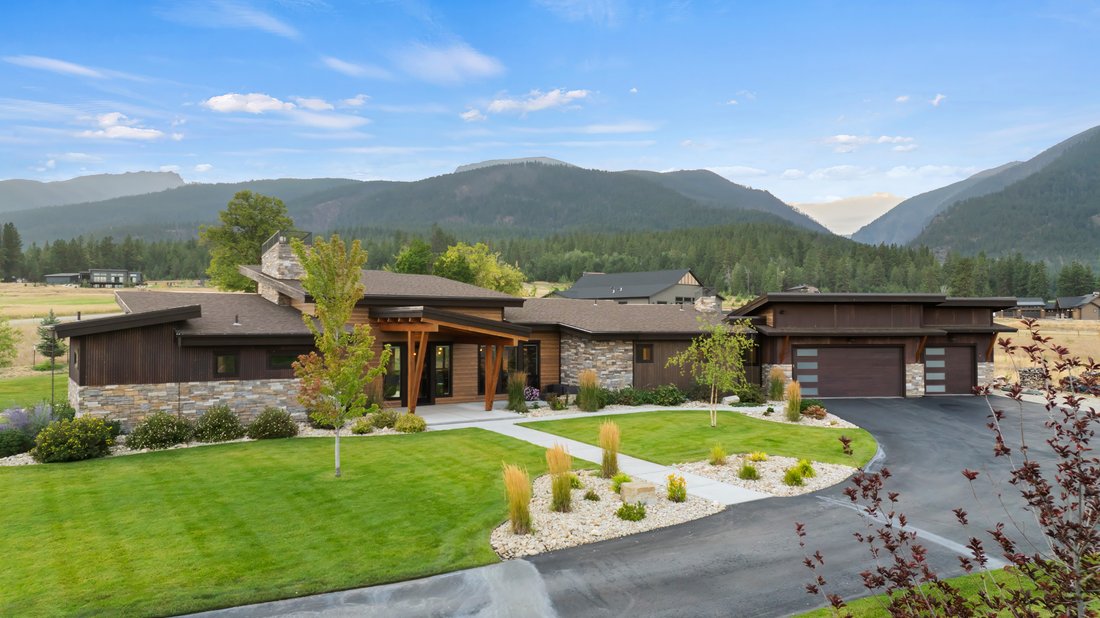 Modern Mountain Retreat With Stunning Views In Florence, Montana ...