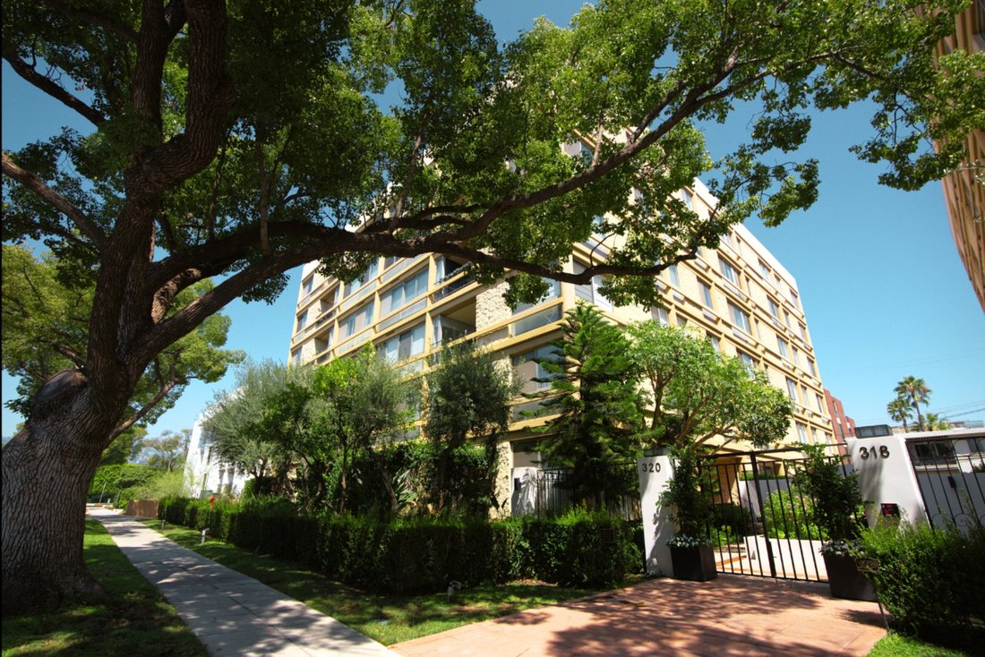 Beautifully Renovated Maple Towers In Beverly Hills, California, United ...