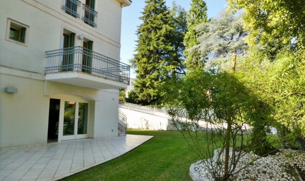 Pretty Villa With Exclusive Garden Vicenza In Villa Guiccioli, Veneto ...