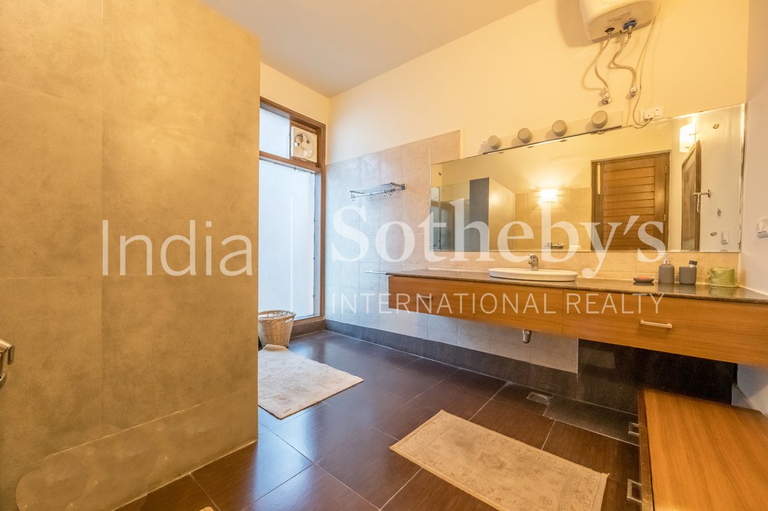 Villa In Kasauli In Kasauli, Himachal Pradesh, India For Sale (15112614)