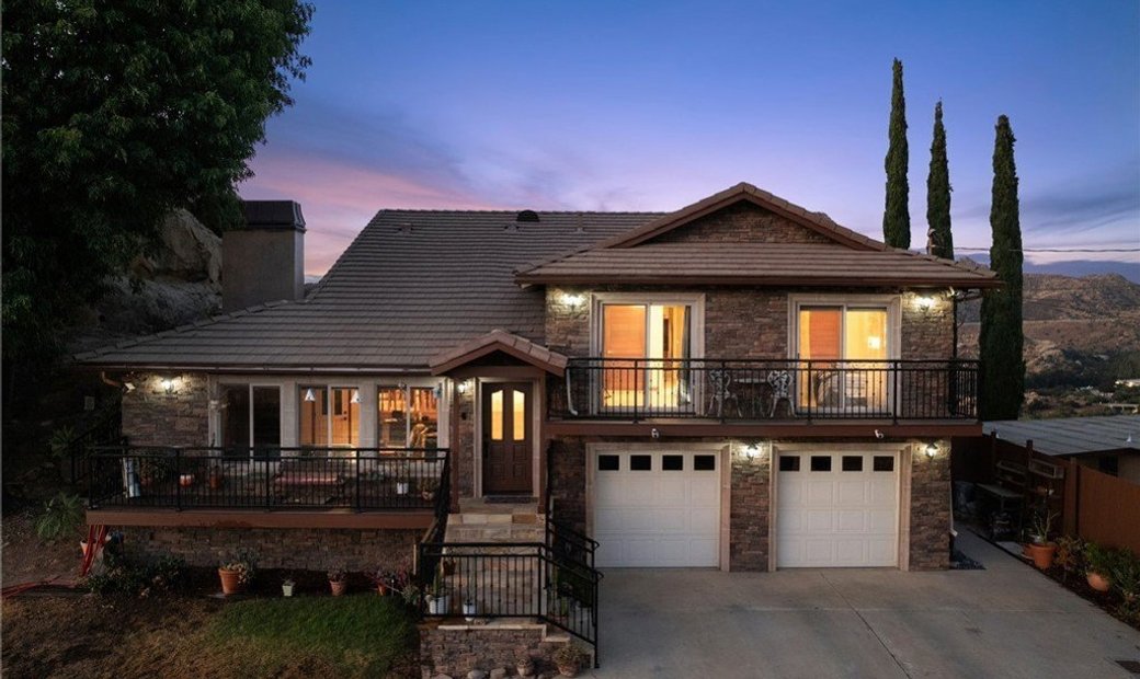 Welcoming Custom Home With In Simi Valley, California, United States ...